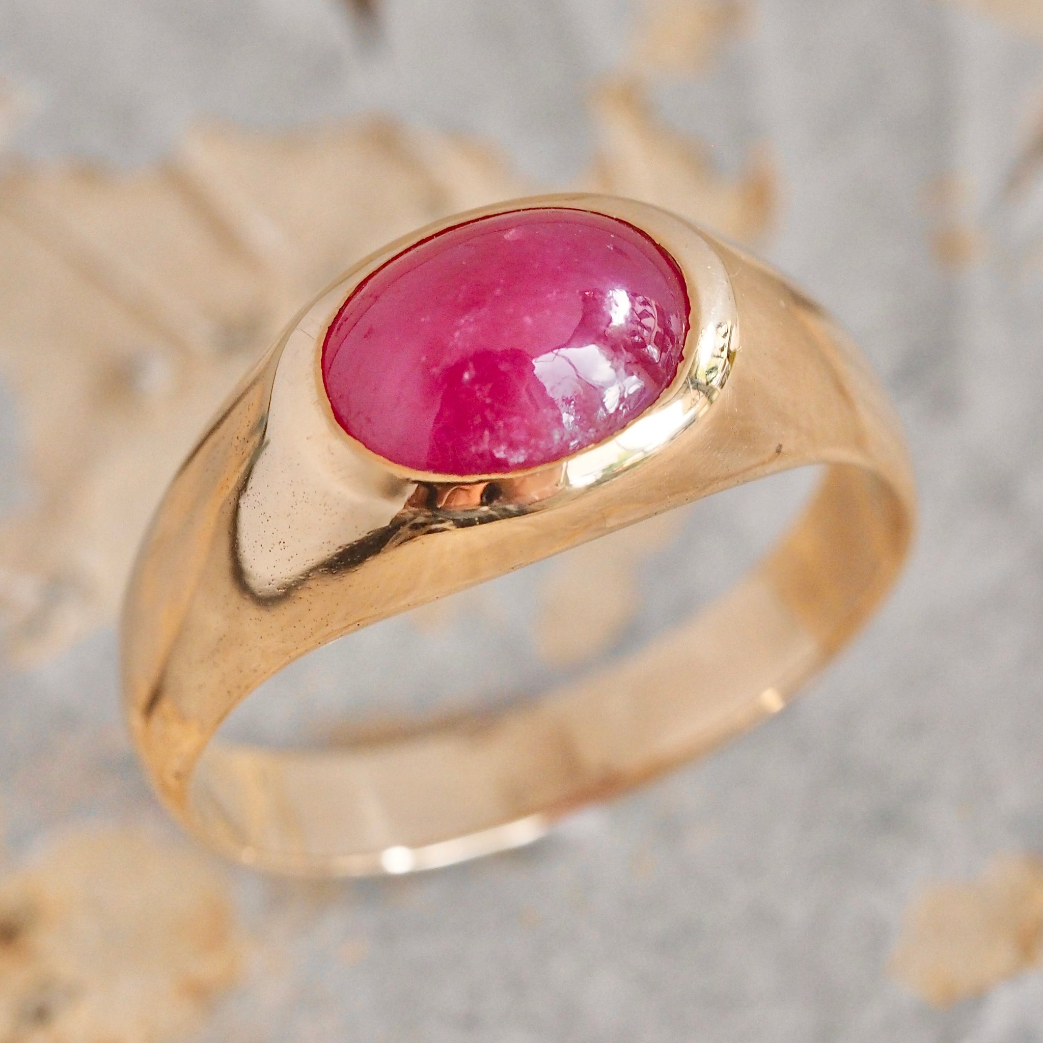 Vintage 14k Gold Natural Ruby East West Dome Ring