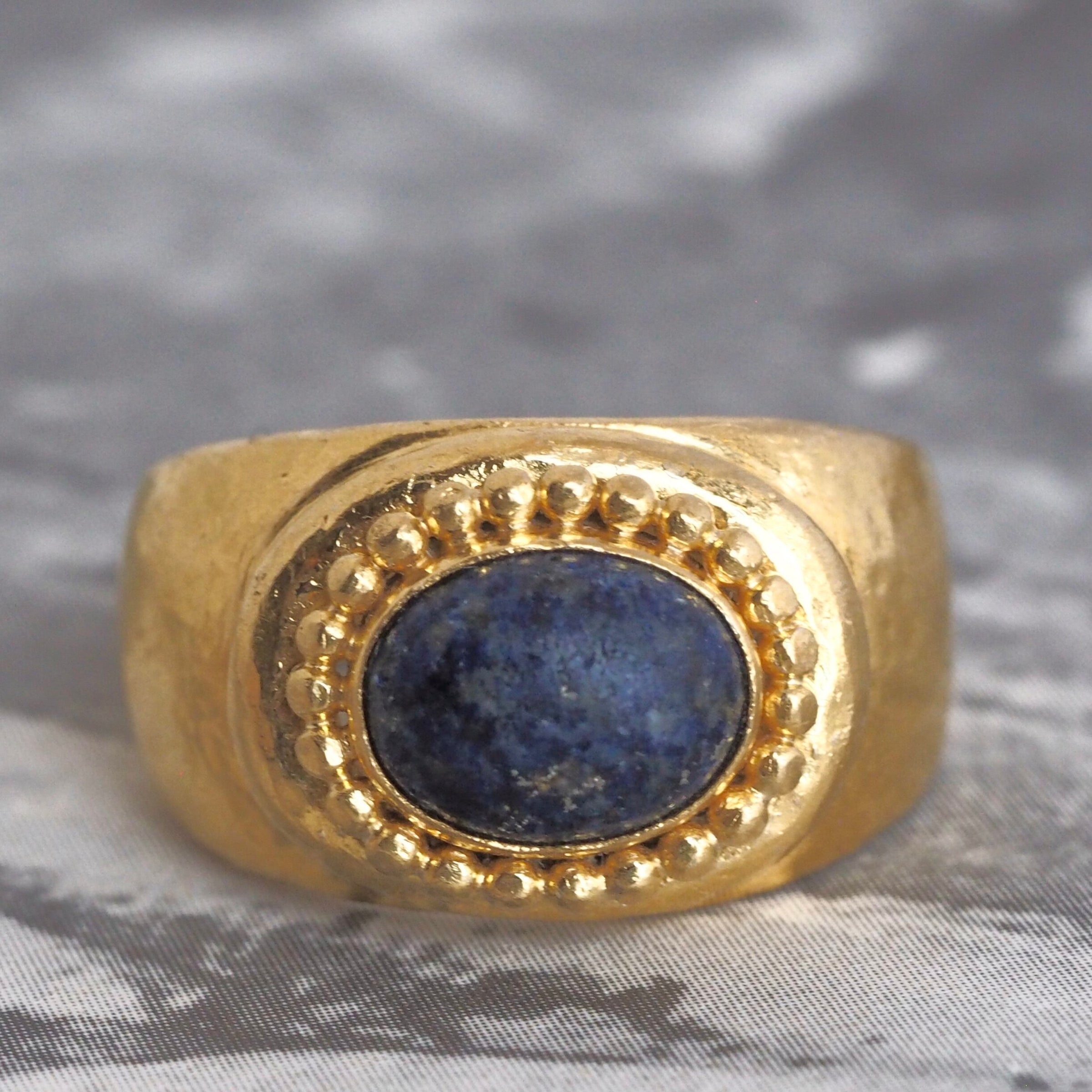 Vintage Greek 22k Gold Lapis Ancient Style Ring